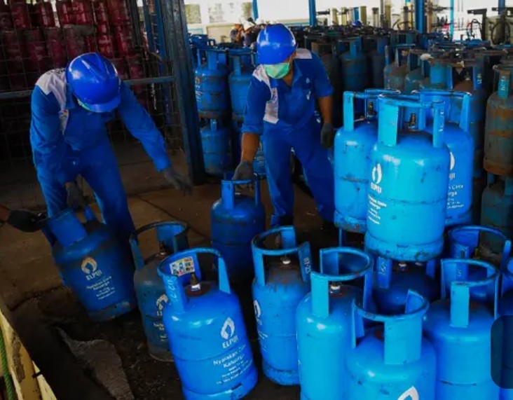 Mulai Bulan Depan Pertamina Tarik Tabung Elpiji Biru 12 Kg - SKI ...